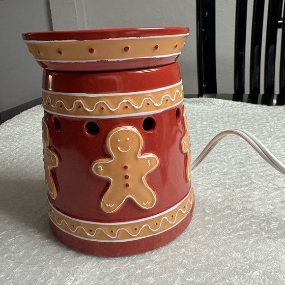 Scentsy | Accents | Scentsy Gingerbread Man Fullsize Electric Wax ...